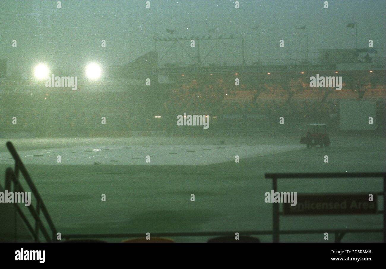 Gabba cricket ground hi-res stock photography and images - Alamy