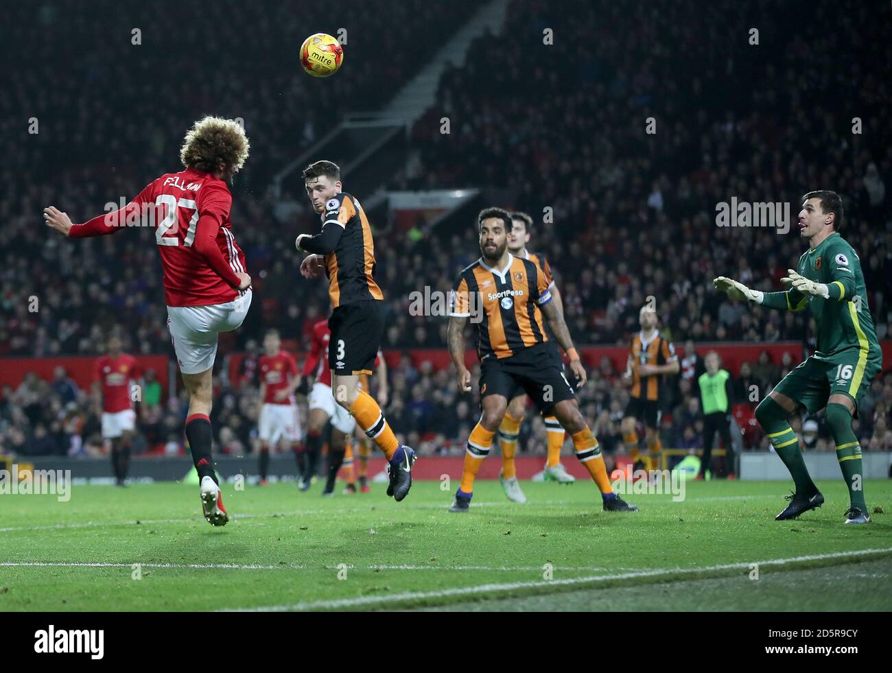 Manchester United's Marouane Fellaini (left) scores his side's second ...