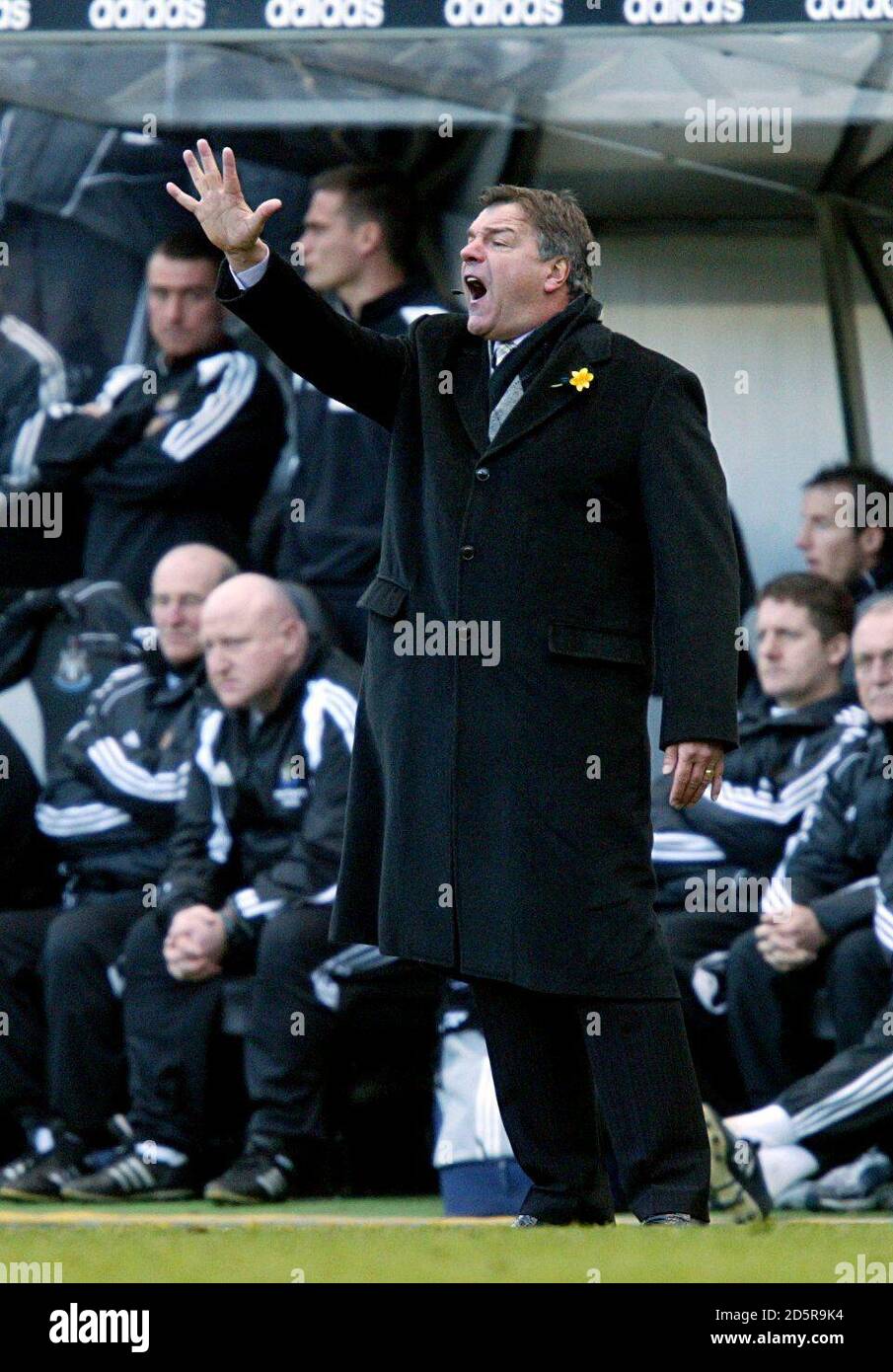 Newcastle manager sam allardyce hi-res stock photography and images - Alamy