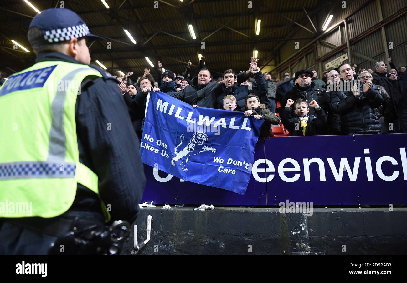 Millwall Fans High Resolution Stock Photography and Images - Alamy Millwall Fans High Resolution Stock Photography and Images - Alamy