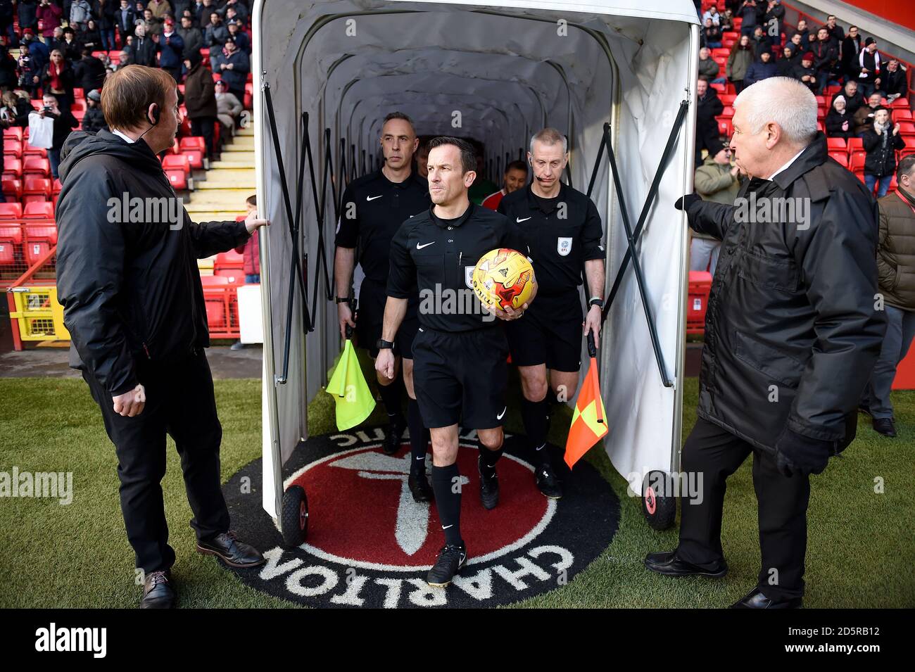 Match referee Kevin Stroud Stock Photo - Alamy