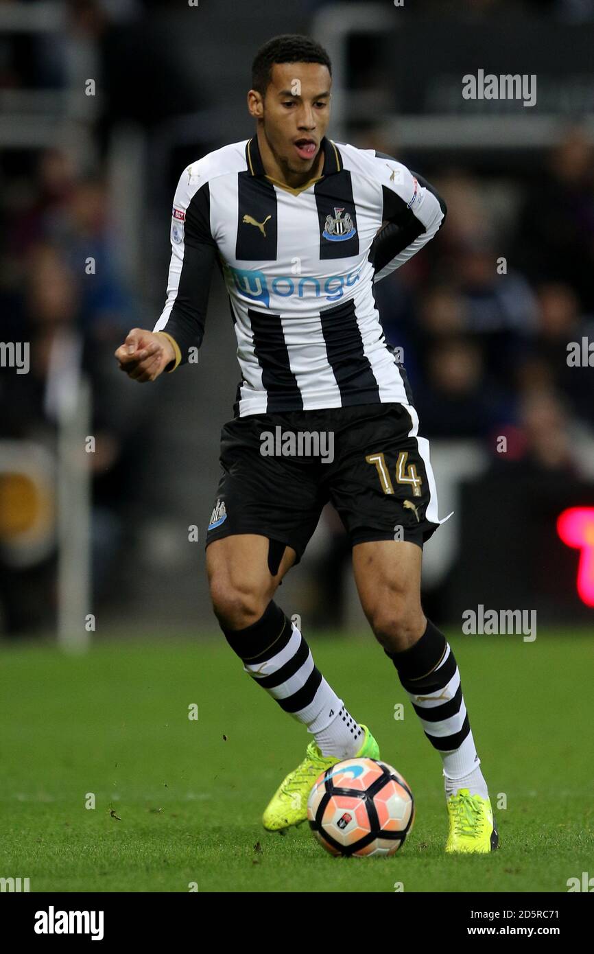 Newcastle United's Isaac Hayden Stock Photo - Alamy