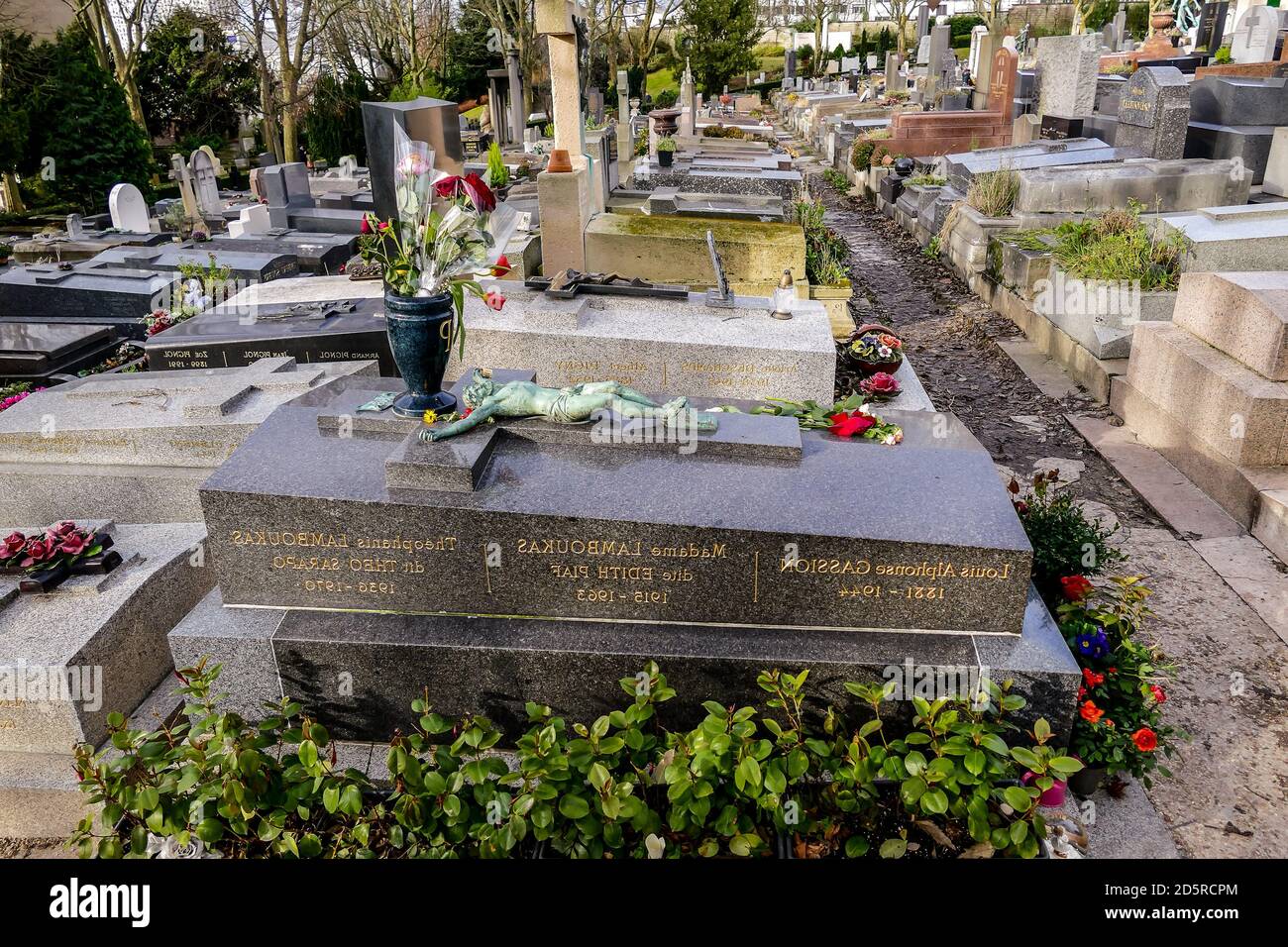 Cimetiere du Pere Lachaise typical french cemetery, Photo image a ...