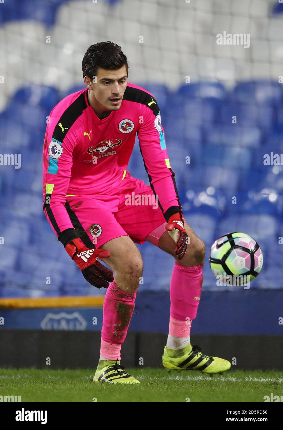 Reading goalkeeper Jonathon Bond Stock Photo - Alamy