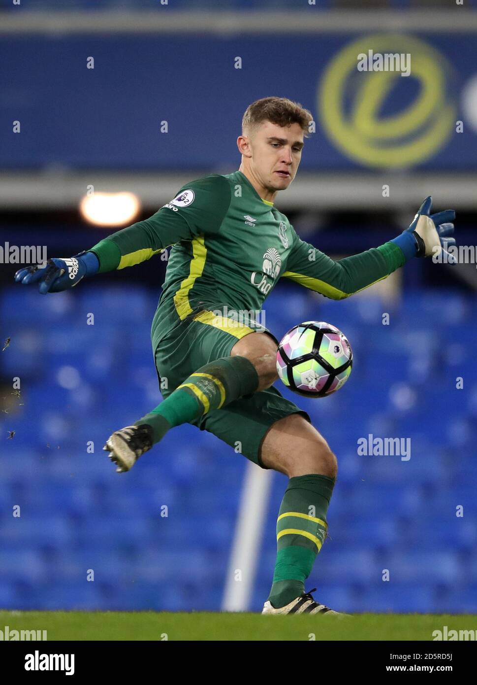 Everton goalkeeper Mateusz Hewitt Stock Photo - Alamy