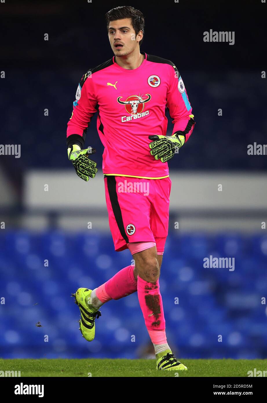Reading goalkeeper Jonathon Bond Stock Photo - Alamy