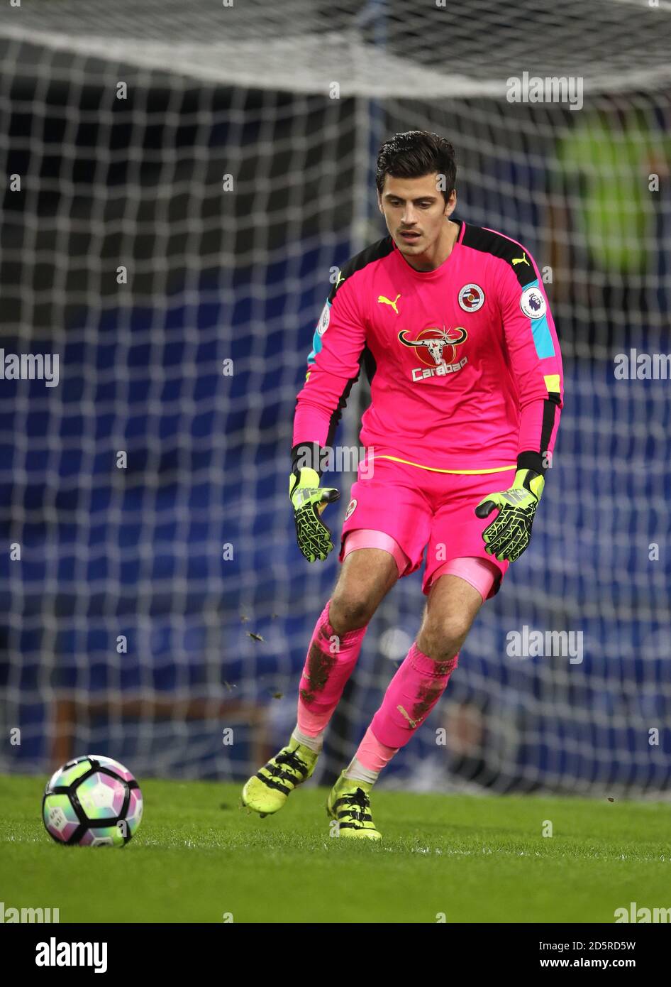 Reading goalkeeper Jonathon Bond Stock Photo - Alamy
