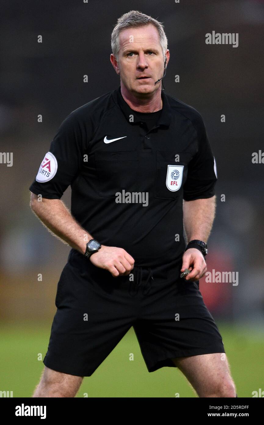 Referee Mark Heywood Stock Photo - Alamy