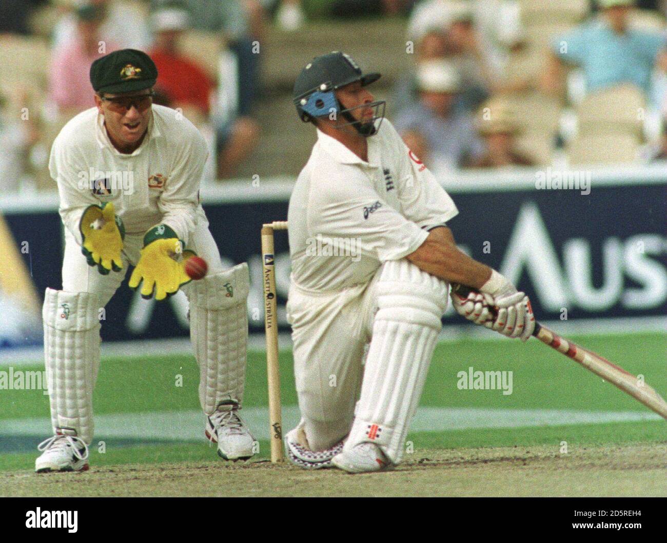 Australian wicket keeper hi-res stock photography and images - Alamy