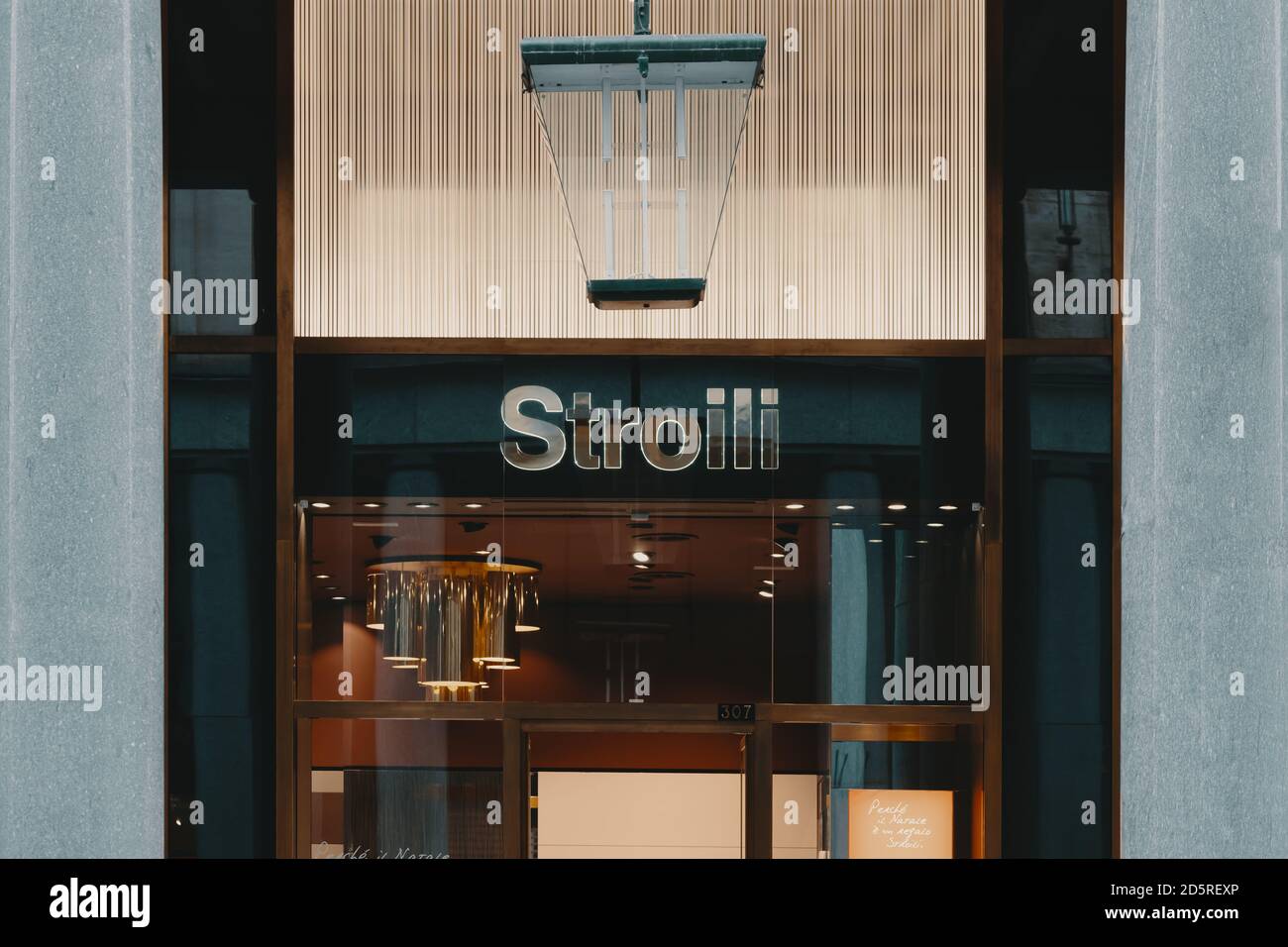 Stroili logo and showcase of the shop. Milano, Italy - 15.12.2019 Stock ...