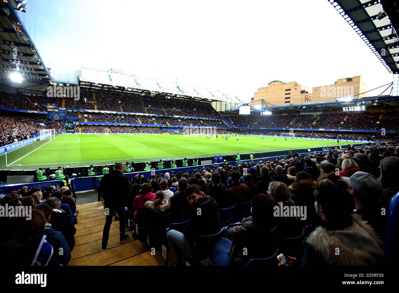 Chelsea fans in action hi-res stock photography and images - Alamy