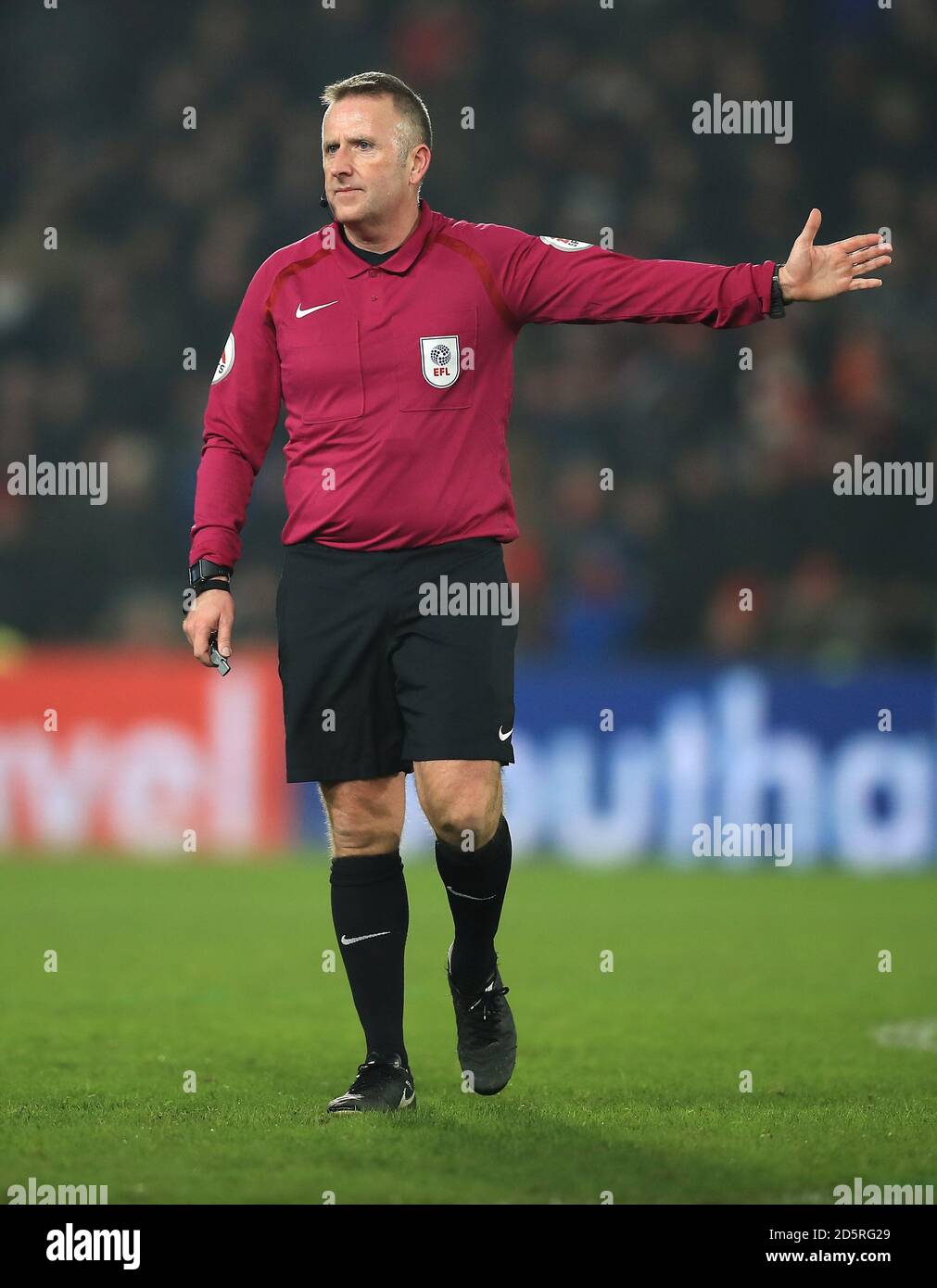 Referee Jon Moss Stock Photo - Alamy
