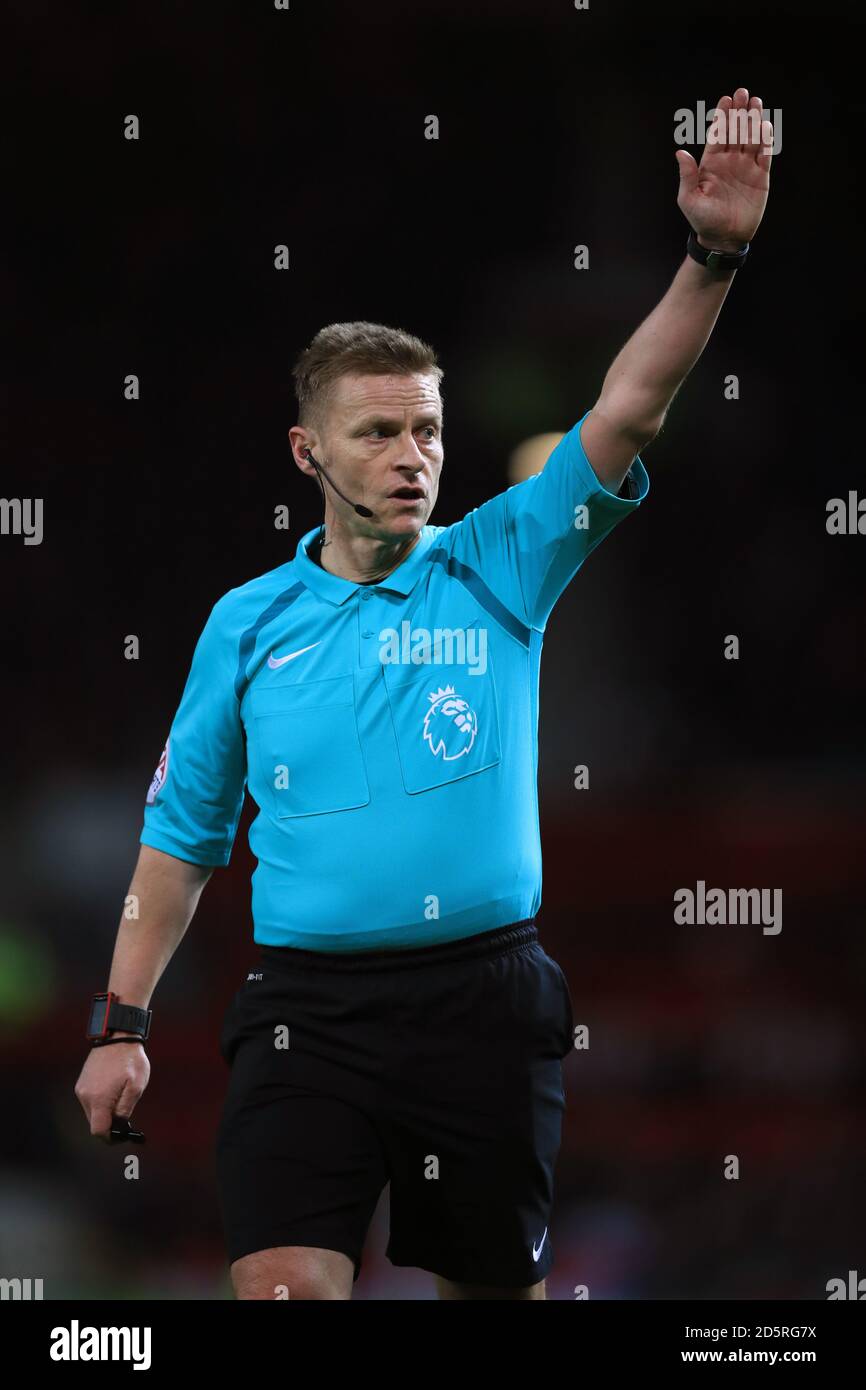 Referee mike jones hi-res stock photography and images - Alamy