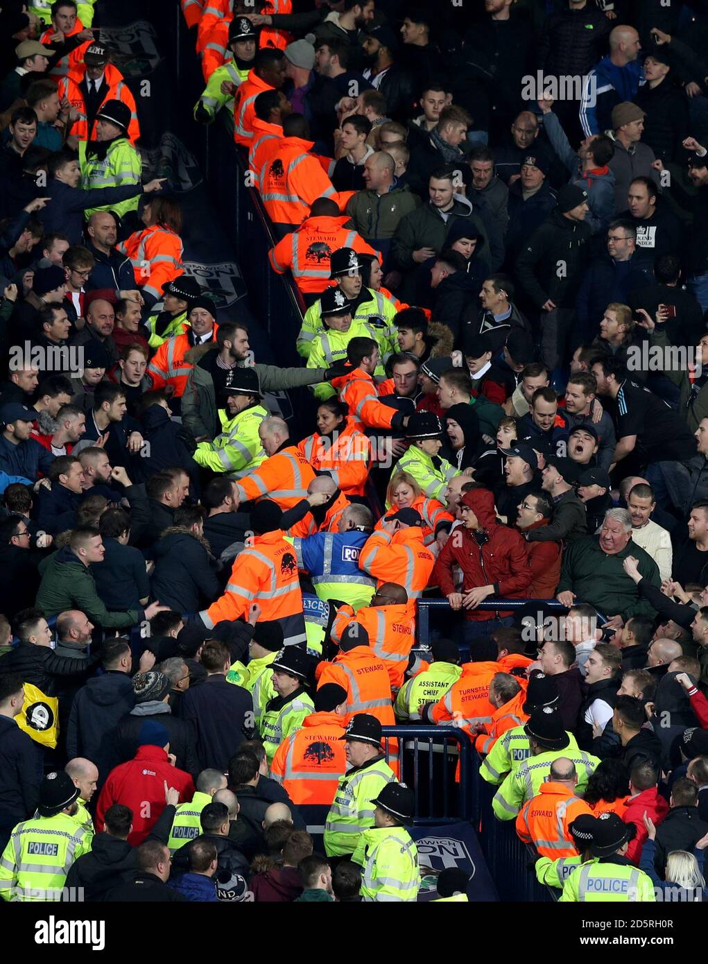 General view gv football hooligans hi-res stock photography and images ...