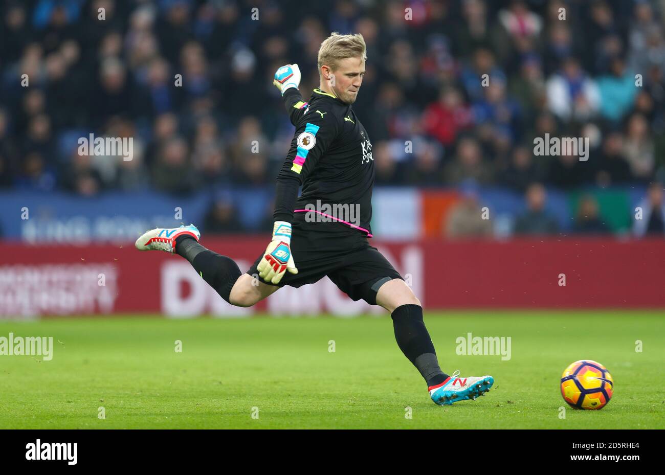 Leicester City goalkeeper Kasper Schmeichel Stock Photo - Alamy