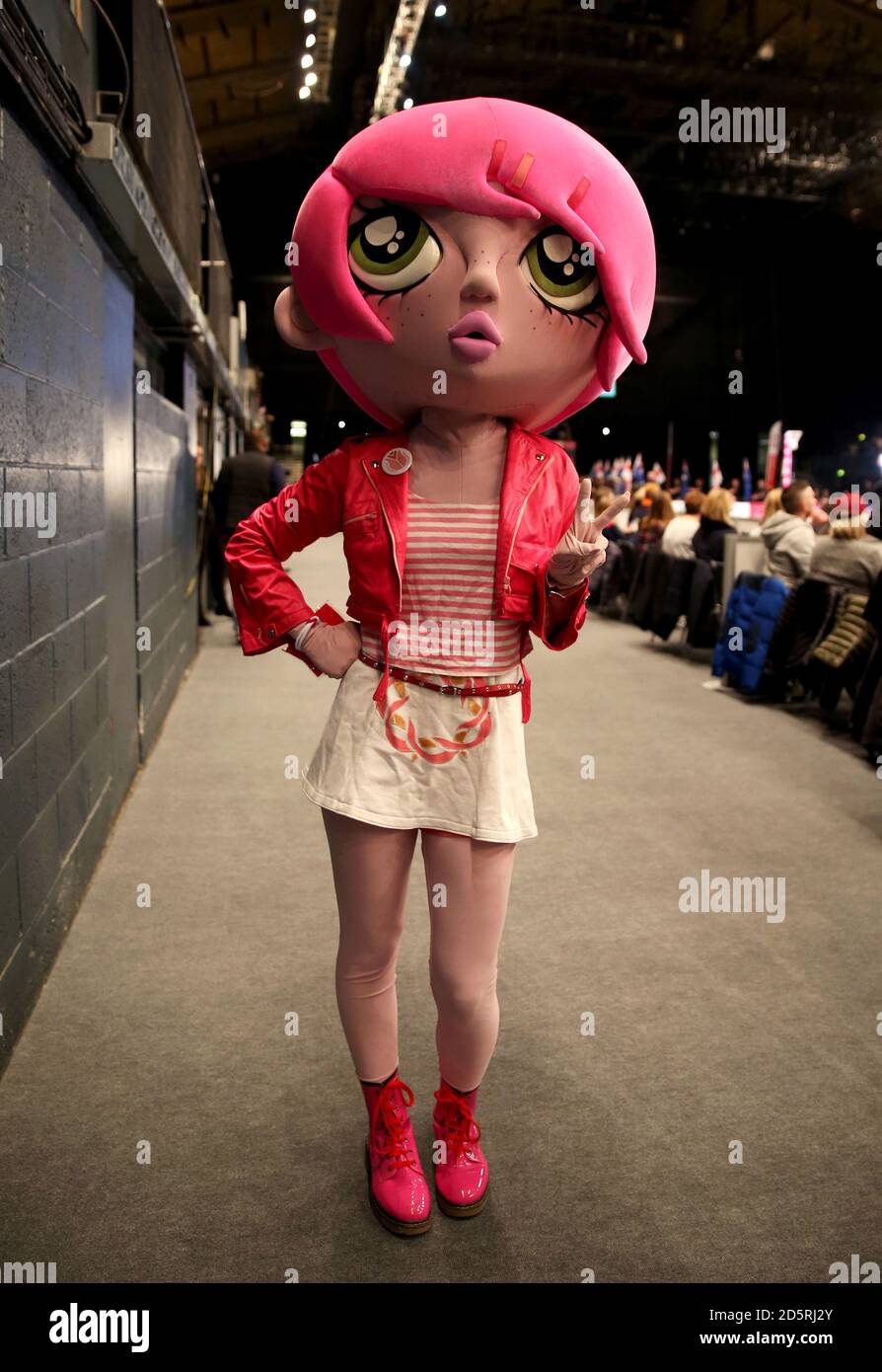 One of the England Netball mascots the "Rose Buddies Stock Photo - Alamy