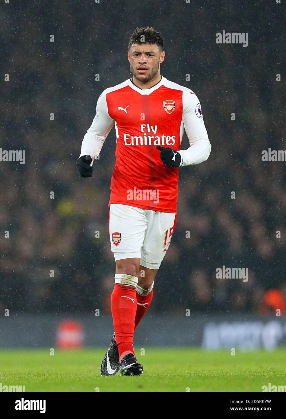 Oxlade chamberlain arsenal hi-res stock photography and images - Alamy