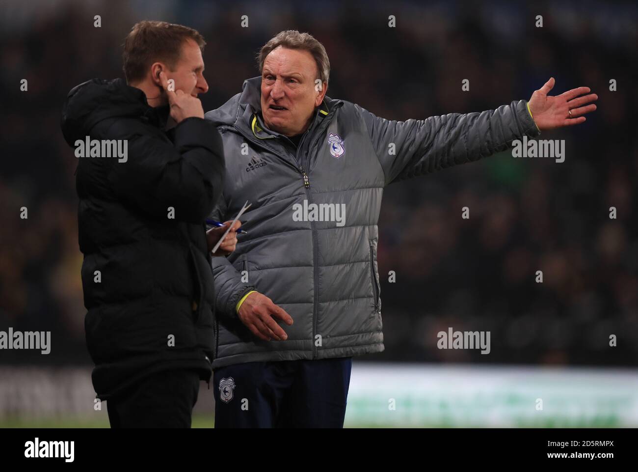 Neil warnock angry hi-res stock photography and images - Alamy