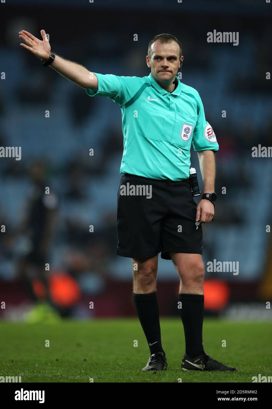 Match referee Geoff Eltringham Stock Photo - Alamy