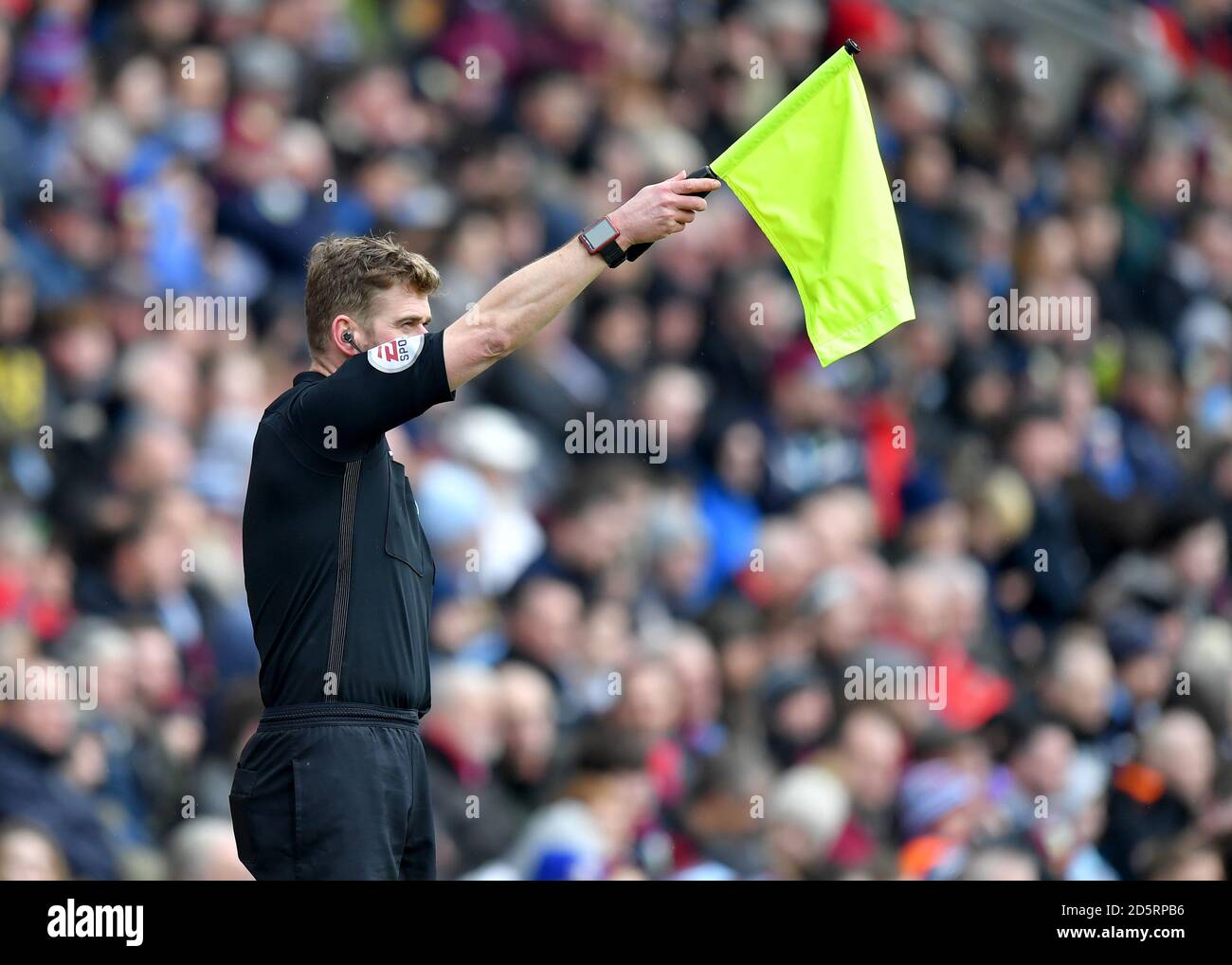 The Linesman raises a flag Stock Photo - Alamy
