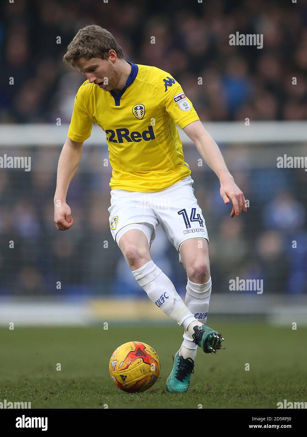 Leeds United's Eunan O'Kane in action Stock Photo - Alamy
