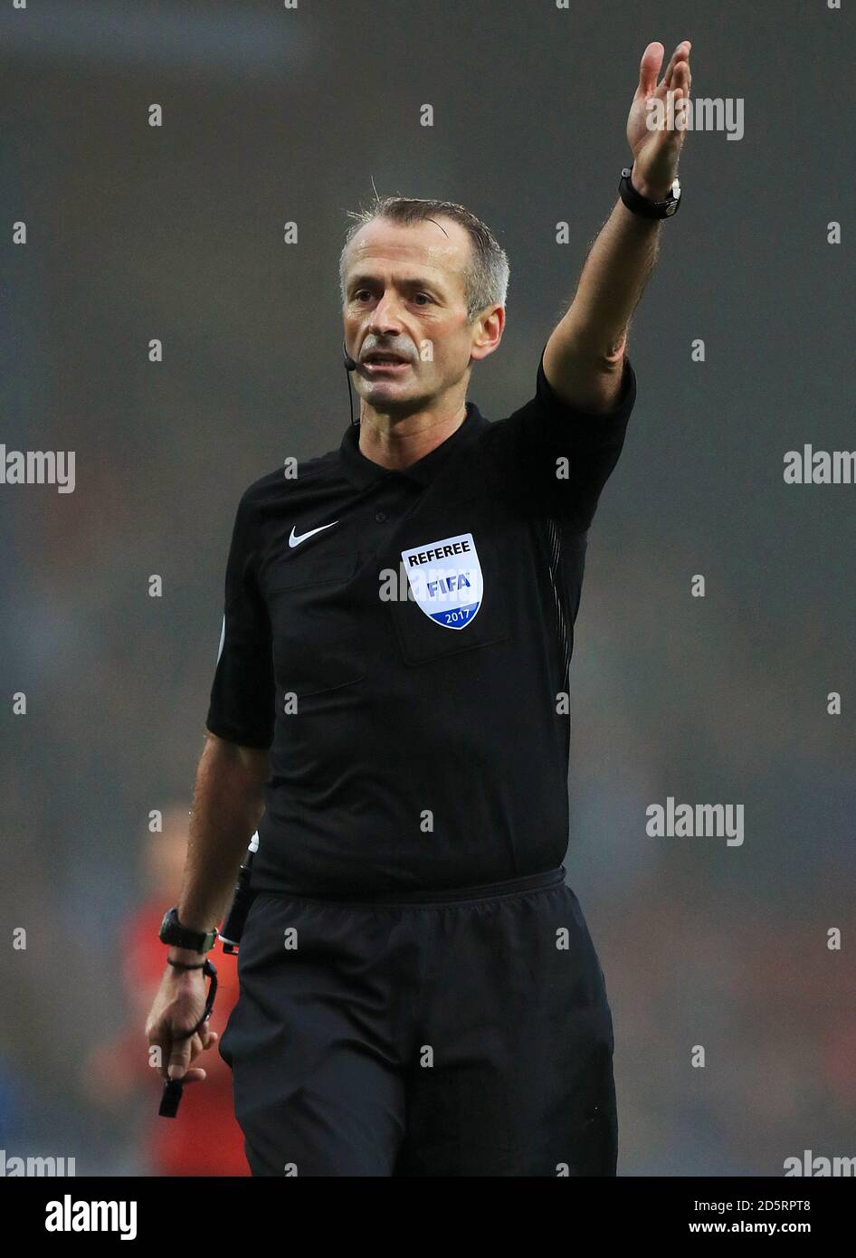English referee martin atkinson hi-res stock photography and images - Alamy
