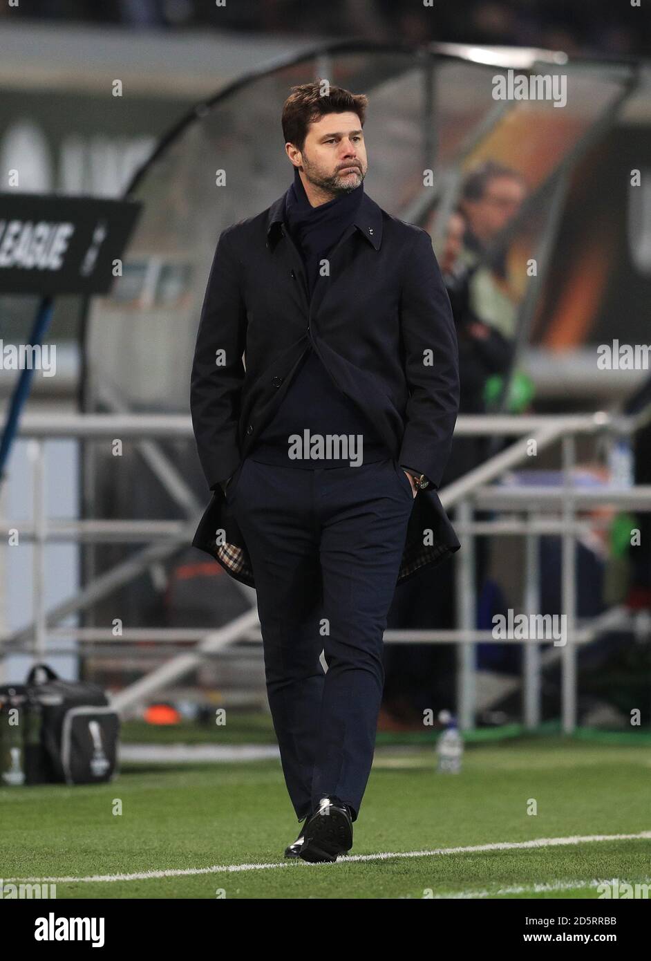 Full length mauricio pochettino hi-res stock photography and images - Alamy
