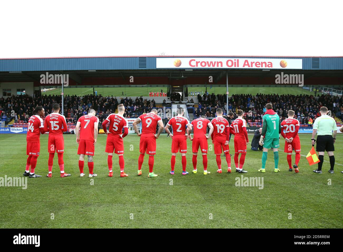 Charlton Athletic players line up at Spotland Stock Photo - Alamy
