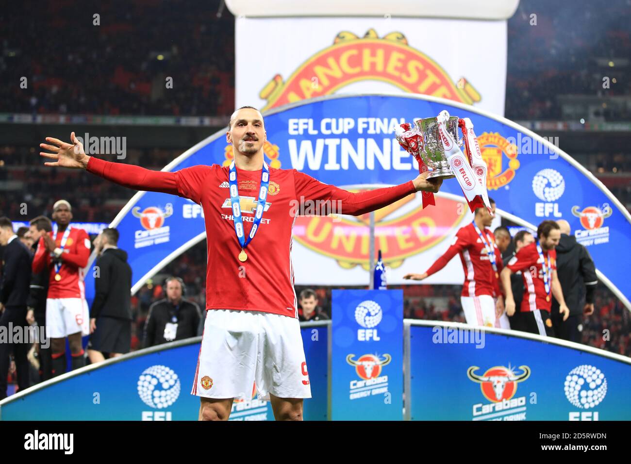 Manchester United's Zlatan Ibrahimovic celebrates with the EFL Cup ...