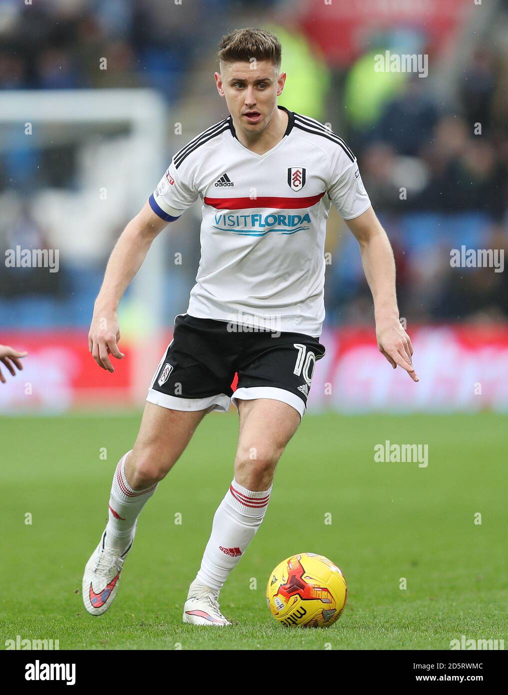 Soccer football full length stock tom hi-res stock photography and ...