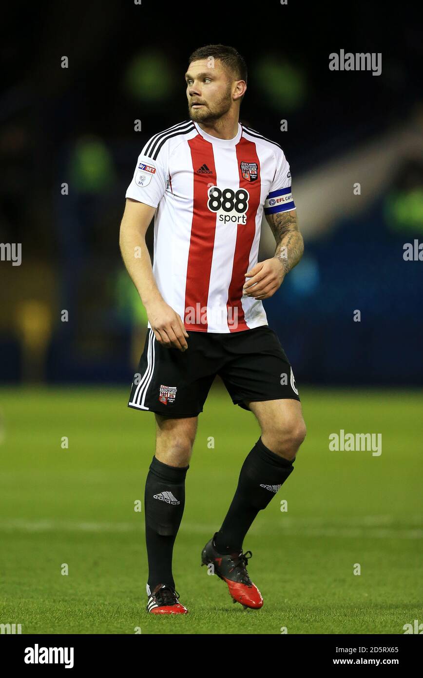 Brentford's Harlee Dean Stock Photo - Alamy