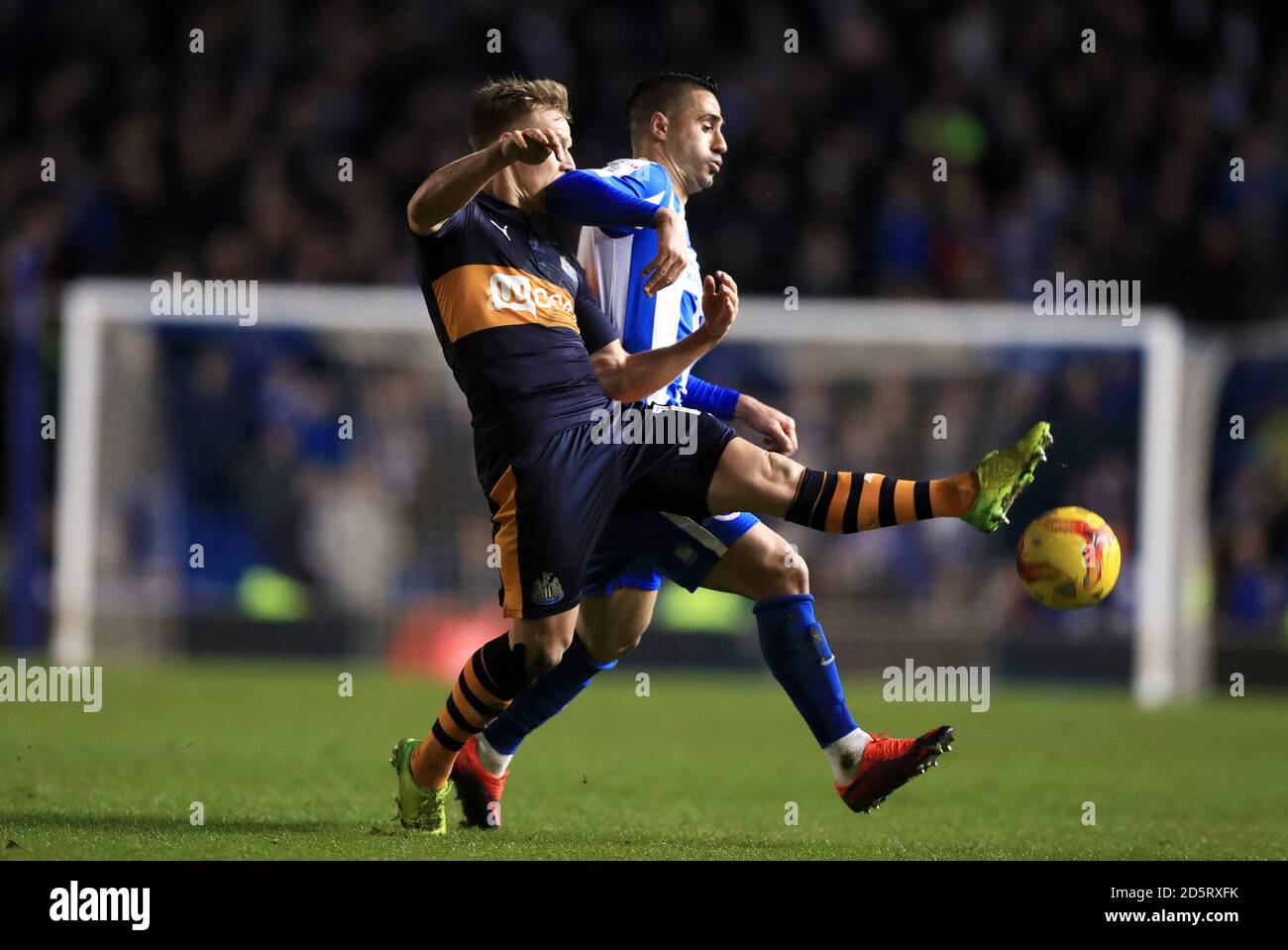 Newcastle United's Matt Ritchie (left) and Brighton & Hove Albion's ...