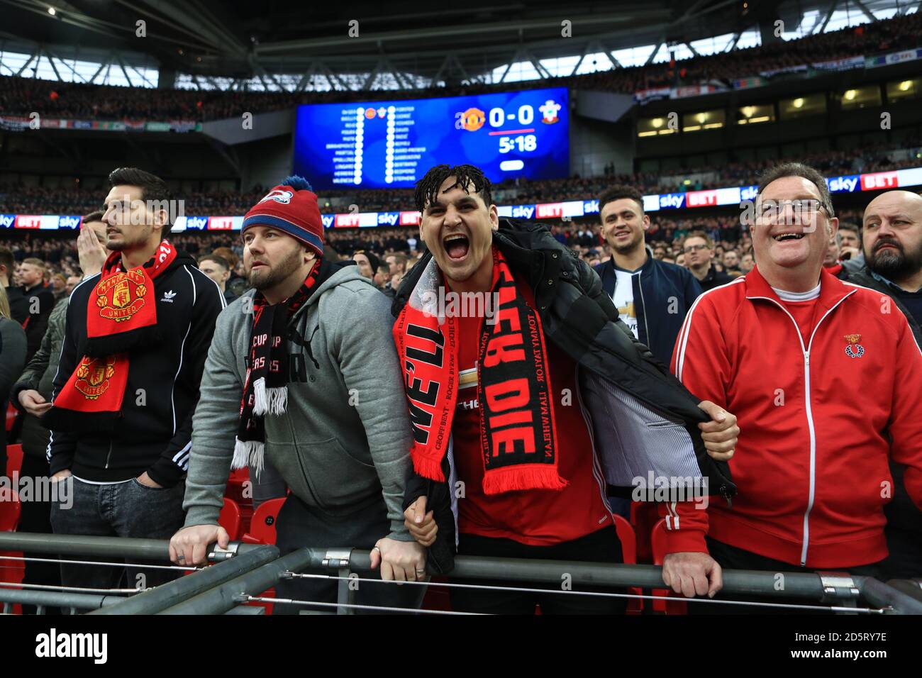 Manchester united crowd stands hi-res stock photography and images - Alamy