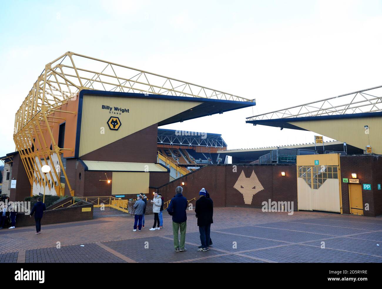 A general view of Molineux Stock Photo - Alamy