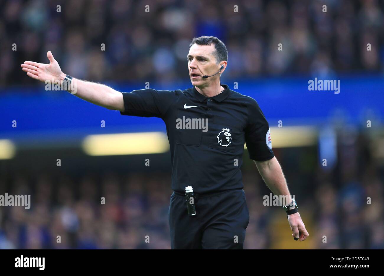 Referee Neil Swarbrick Stock Photo - Alamy