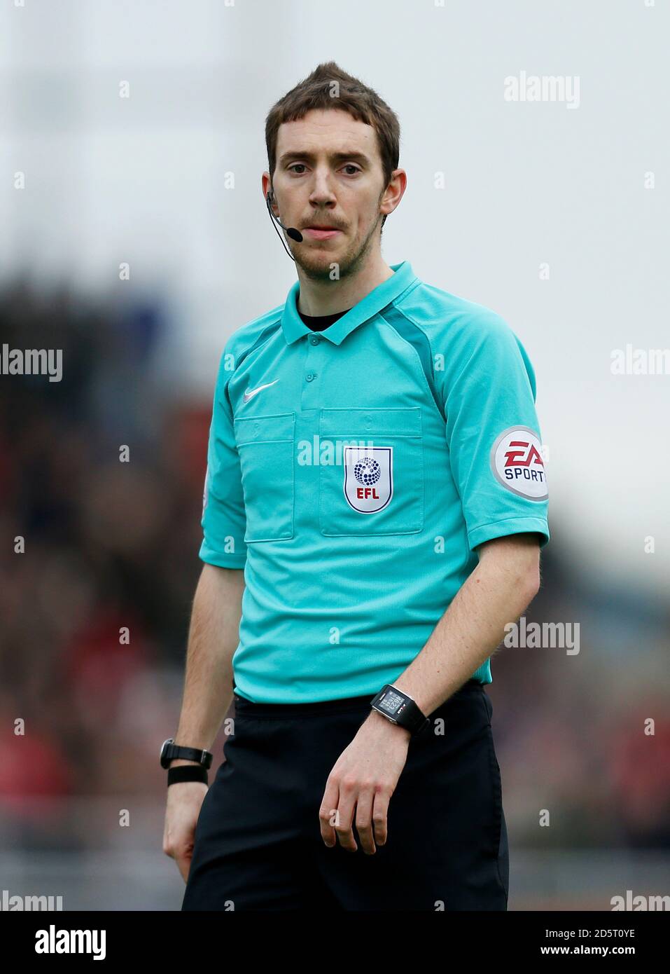 Referee ben toner hi-res stock photography and images - Alamy
