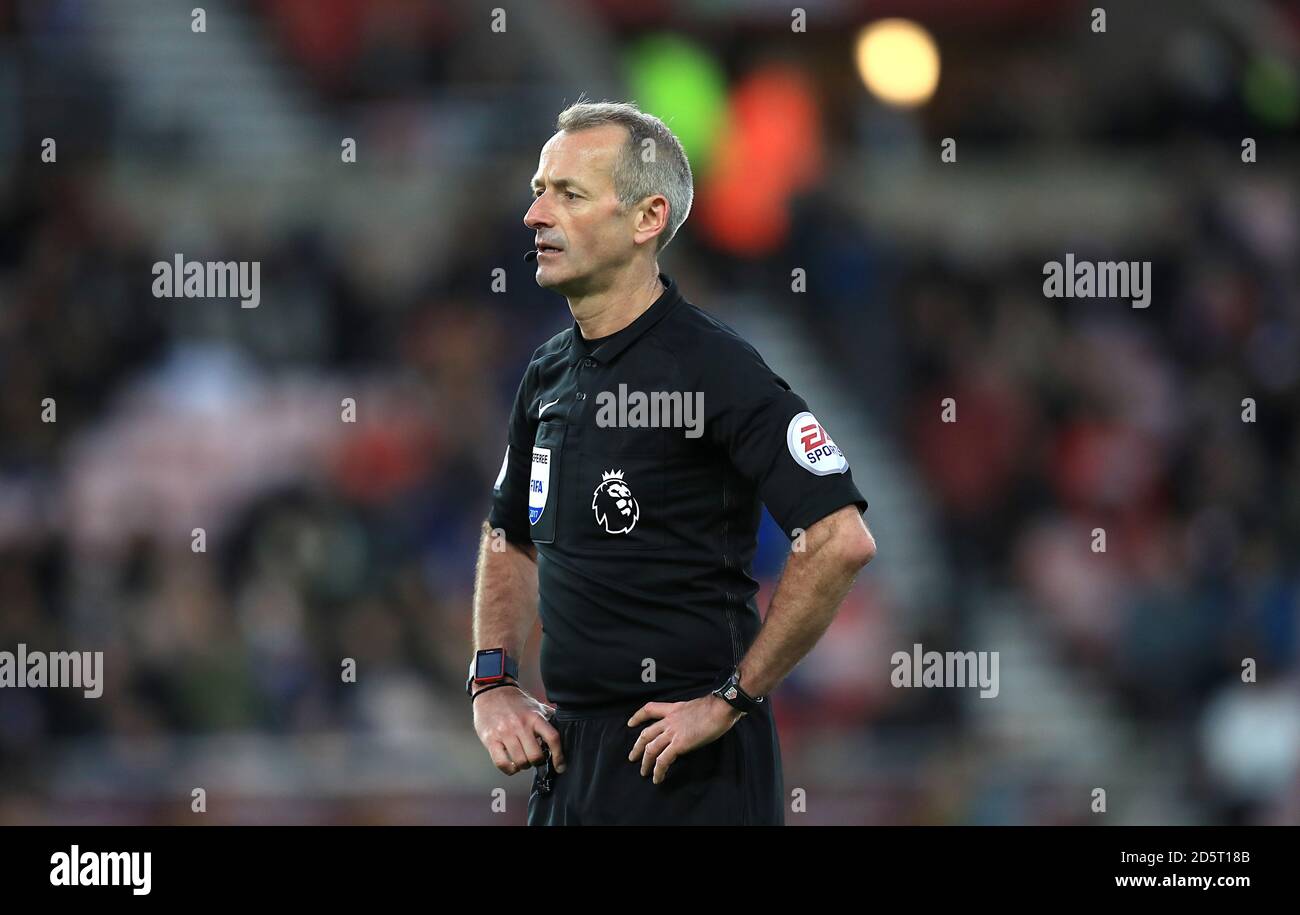 Referee Martin Atkinson Stock Photo - Alamy