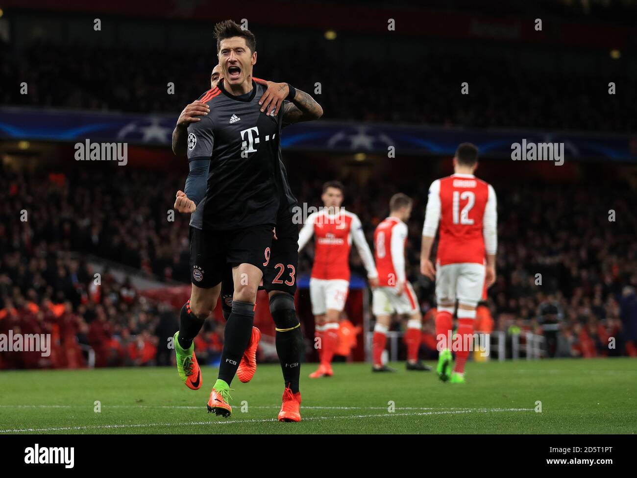 Robert lewandowski goal celebration hi-res stock photography and images ...