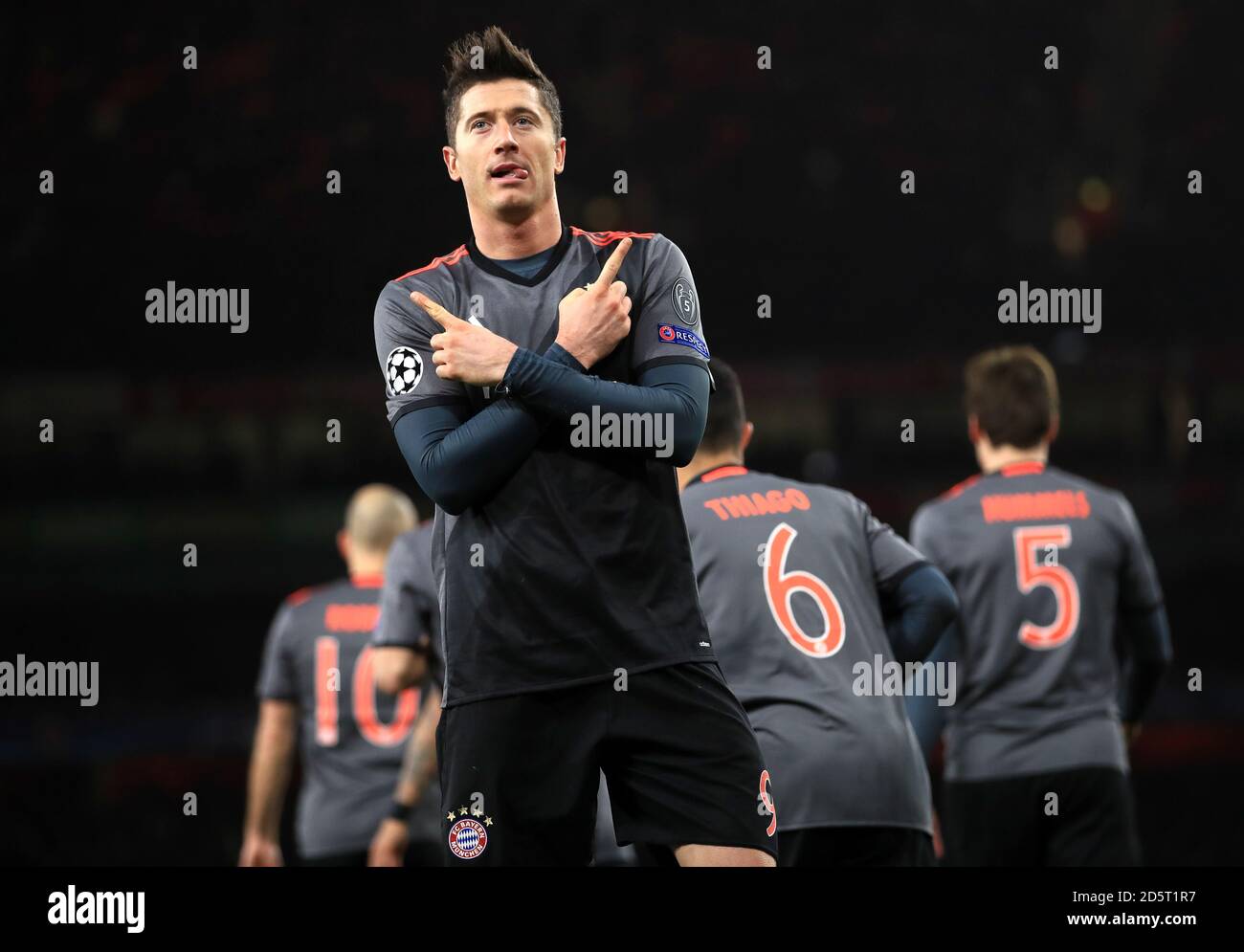Robert lewandowski goal celebration hi-res stock photography and images ...