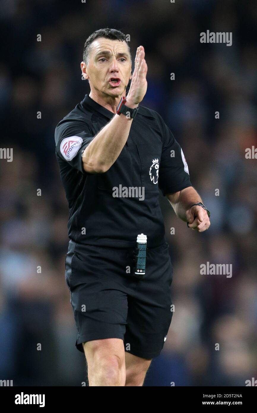 Referee Neil Swarbrick Stock Photo - Alamy