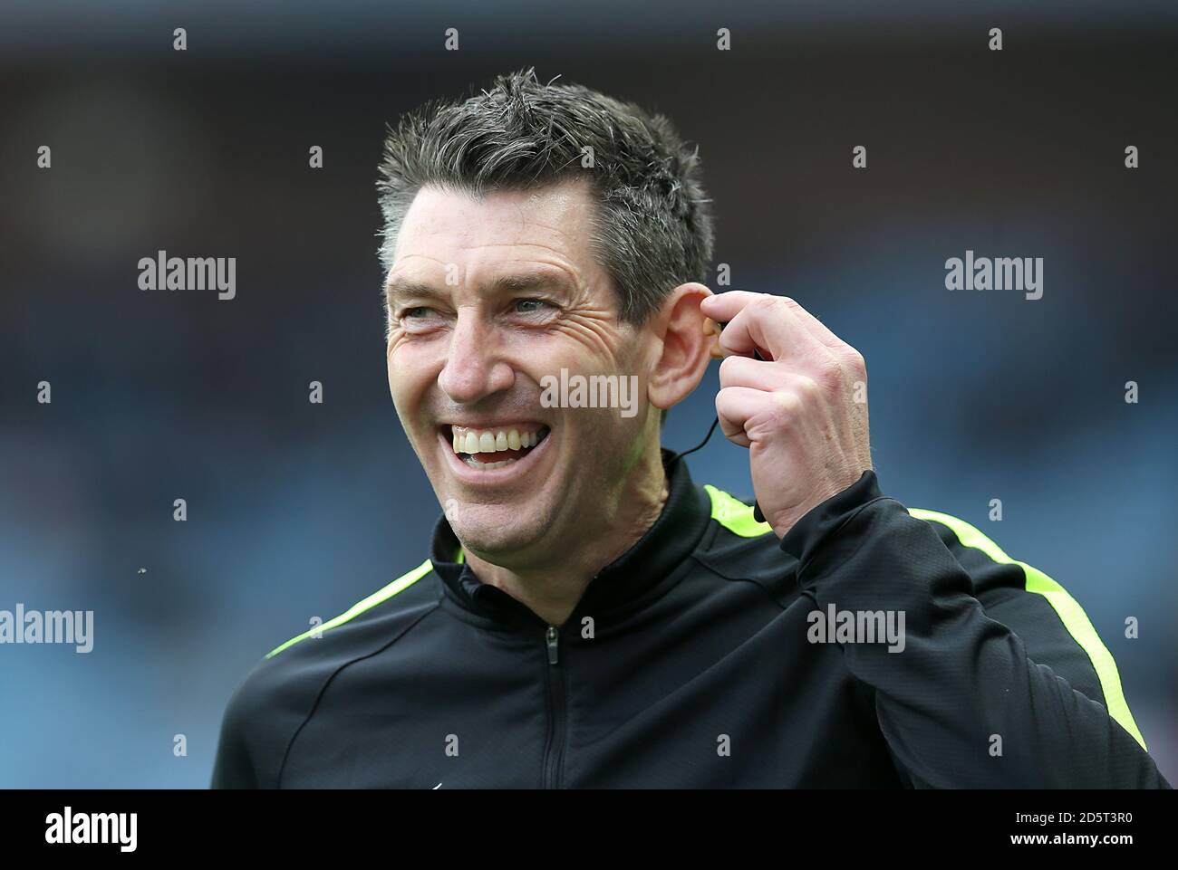 Referee Lee Probert Stock Photo - Alamy