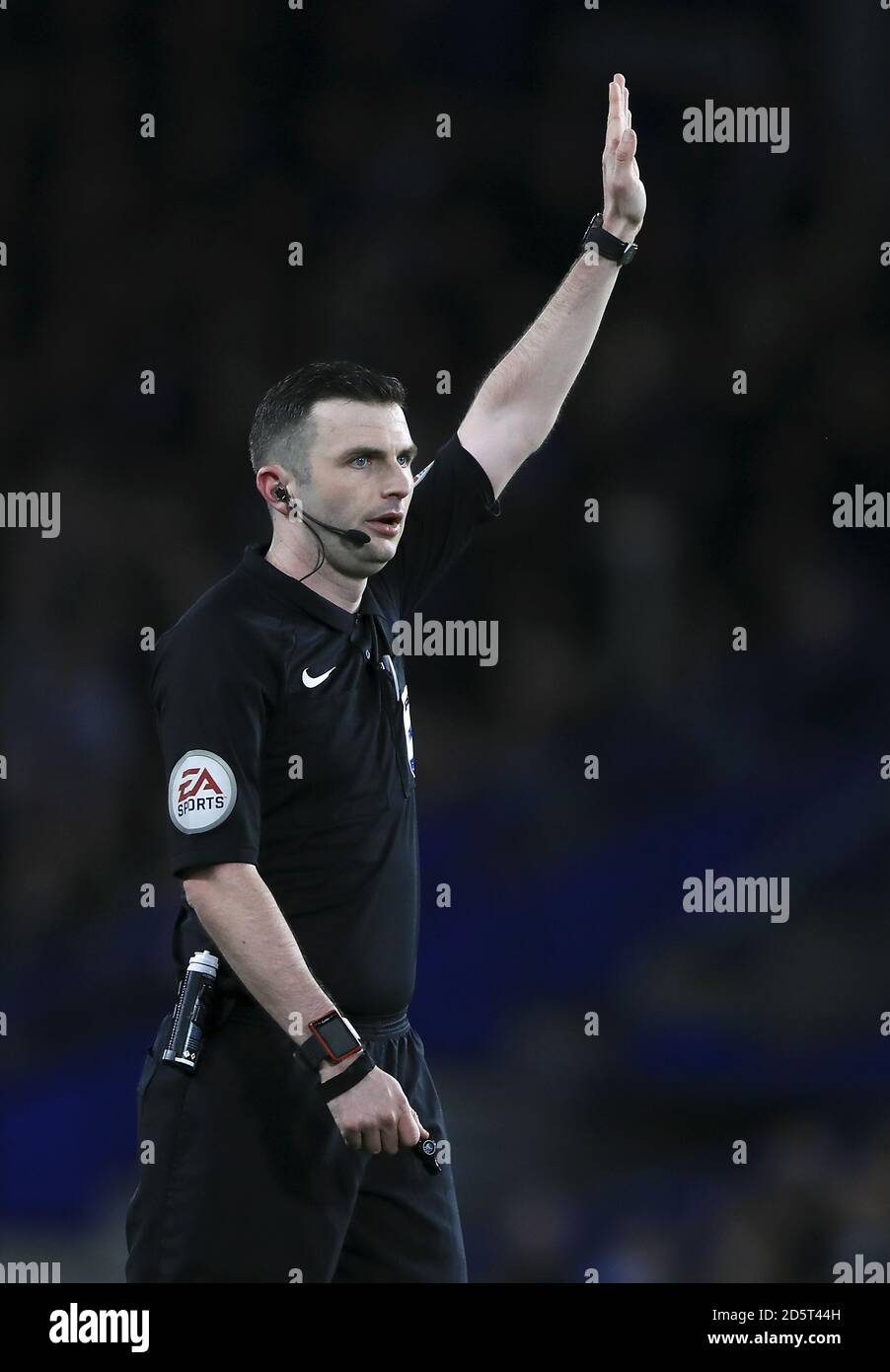 Soccer michael oliver hi-res stock photography and images - Alamy
