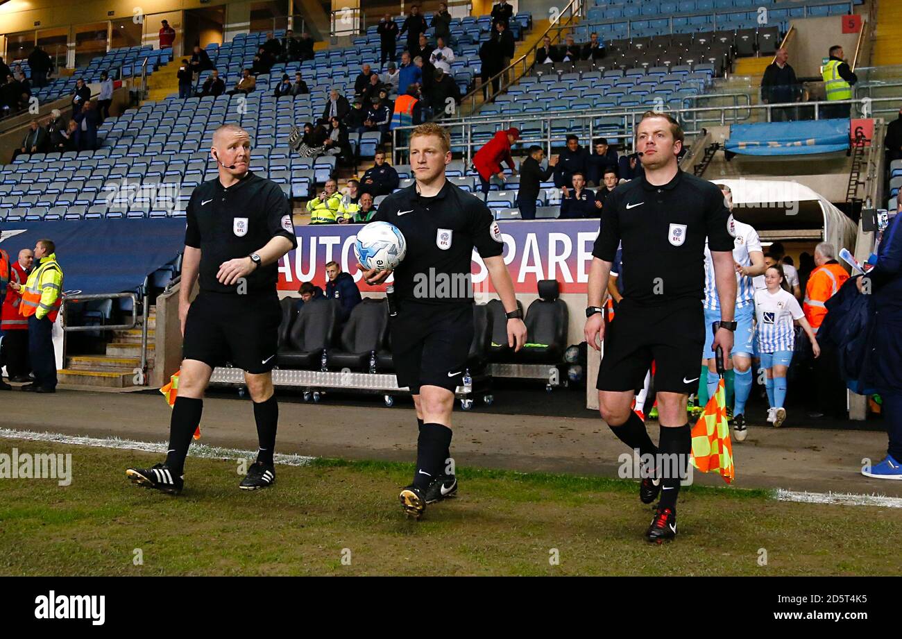 John Busby Referee High Resolution Stock Photography and Images - Alamy