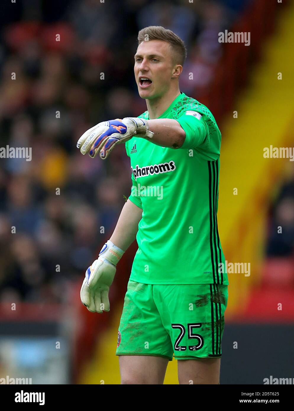Goalkeeper Simon Moore, Sheffield United Stock Photo - Alamy