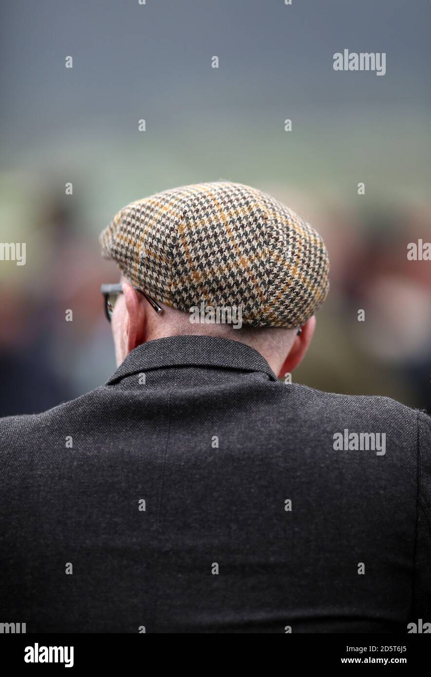 Wearing a flat cap hi-res stock photography and images - Alamy