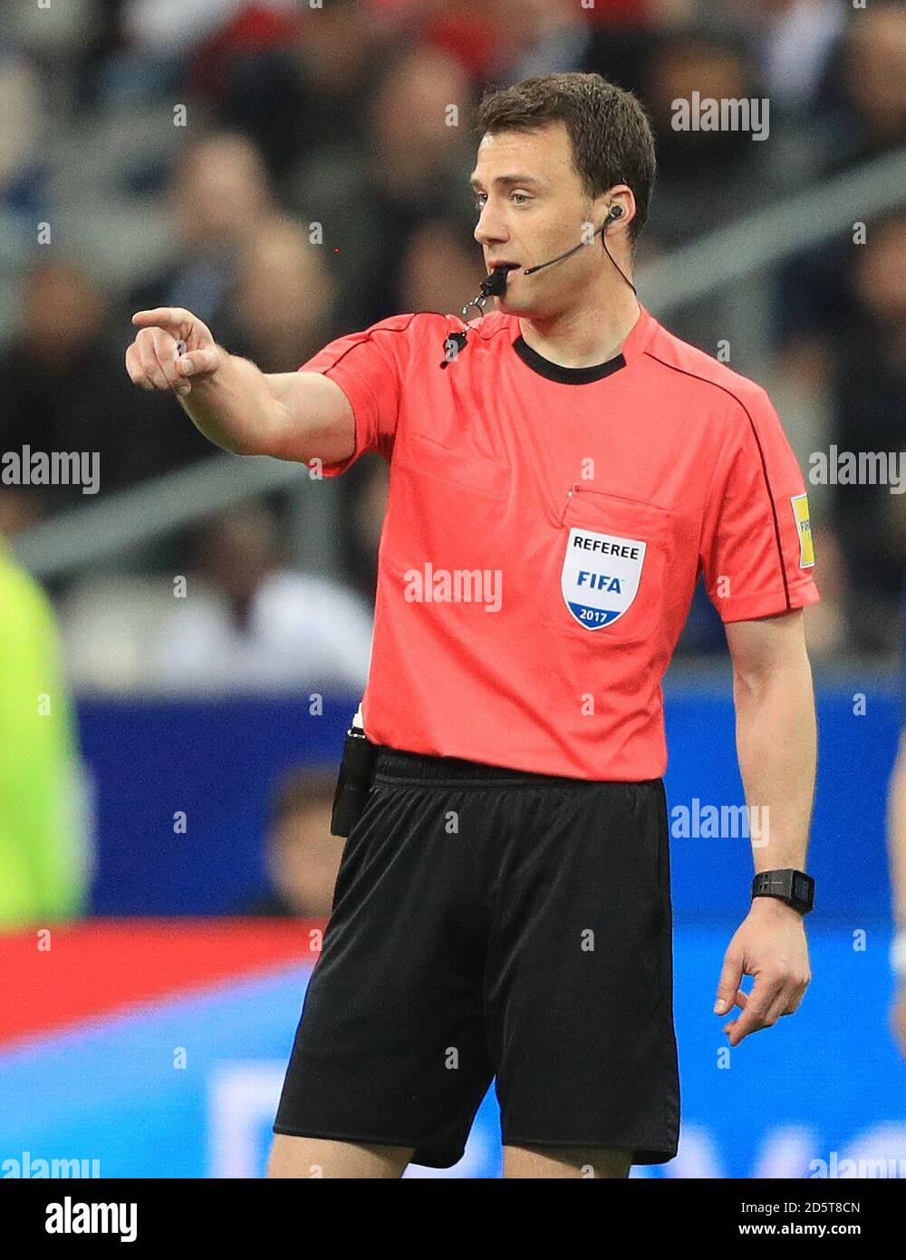 Referee Felix Zwayer takes charge of the game Stock Photo - Alamy
