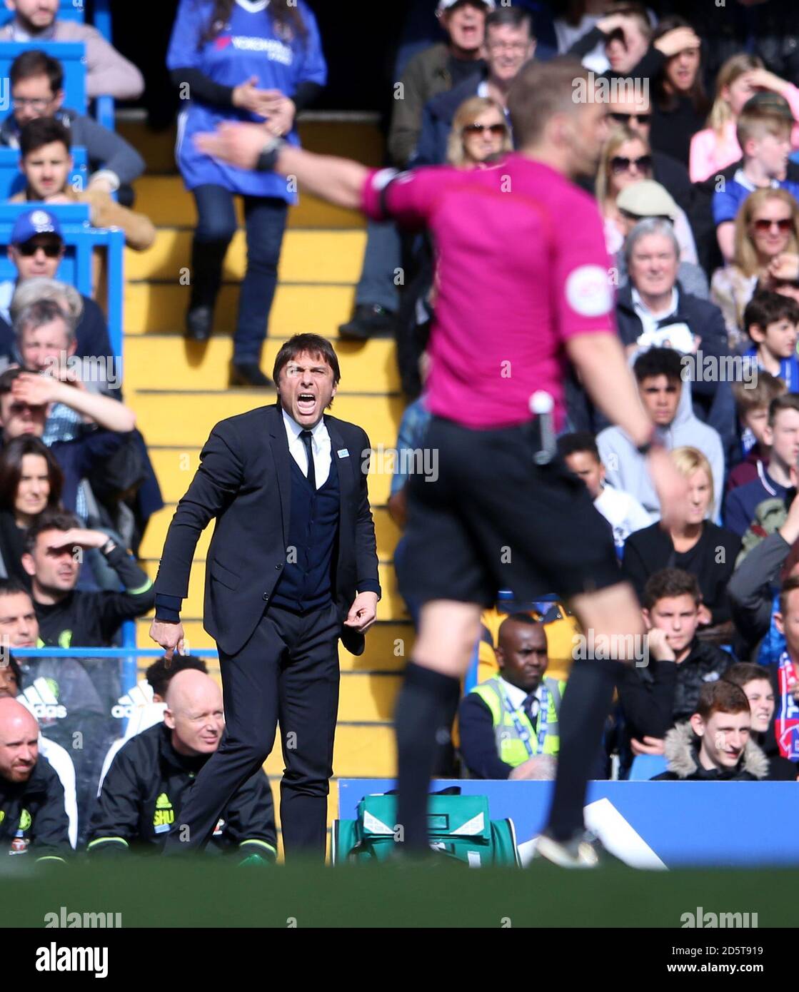 Chelsea manager Antonio Conte Stock Photo - Alamy