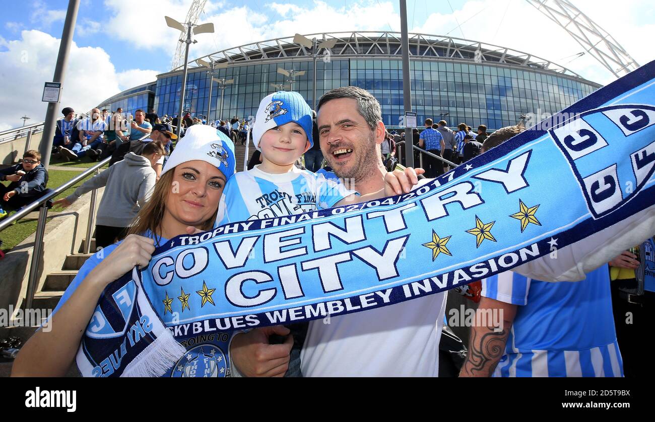 Scarf outside stadium prior hi-res stock photography and images - Alamy