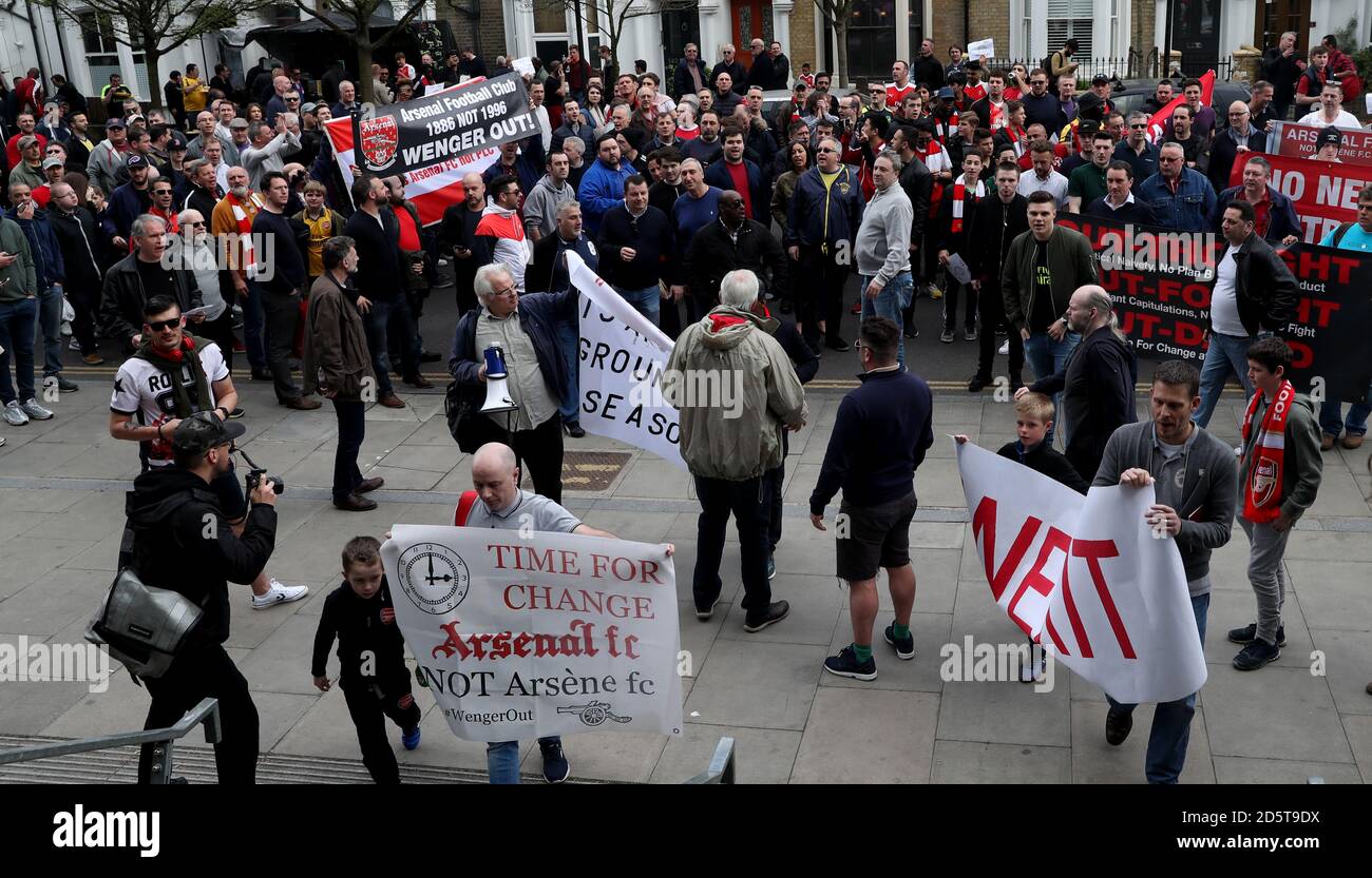Arsenal fans protest outside the ground Stock Photo - Alamy