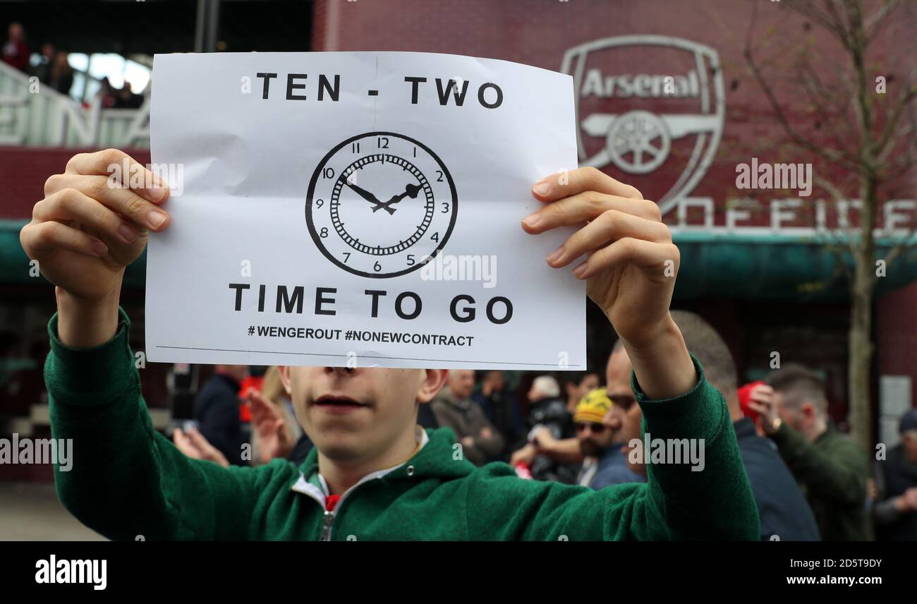 Arsenal fans protest outside the ground Stock Photo - Alamy